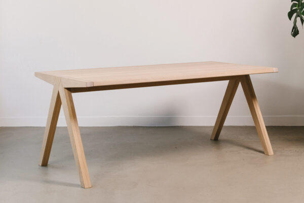 Dizajnerski stolovi za svaki prostor | Era.com.hr